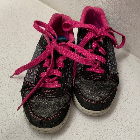 Disney | Shoes | Liv And Maddie Disney Girls Tennis Shoes Size 25 ...